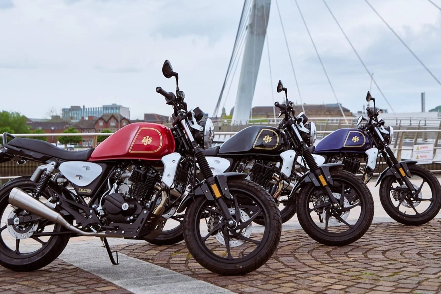 800 km with a tank!!! This is the Bilston 125 from the reborn AJS ...