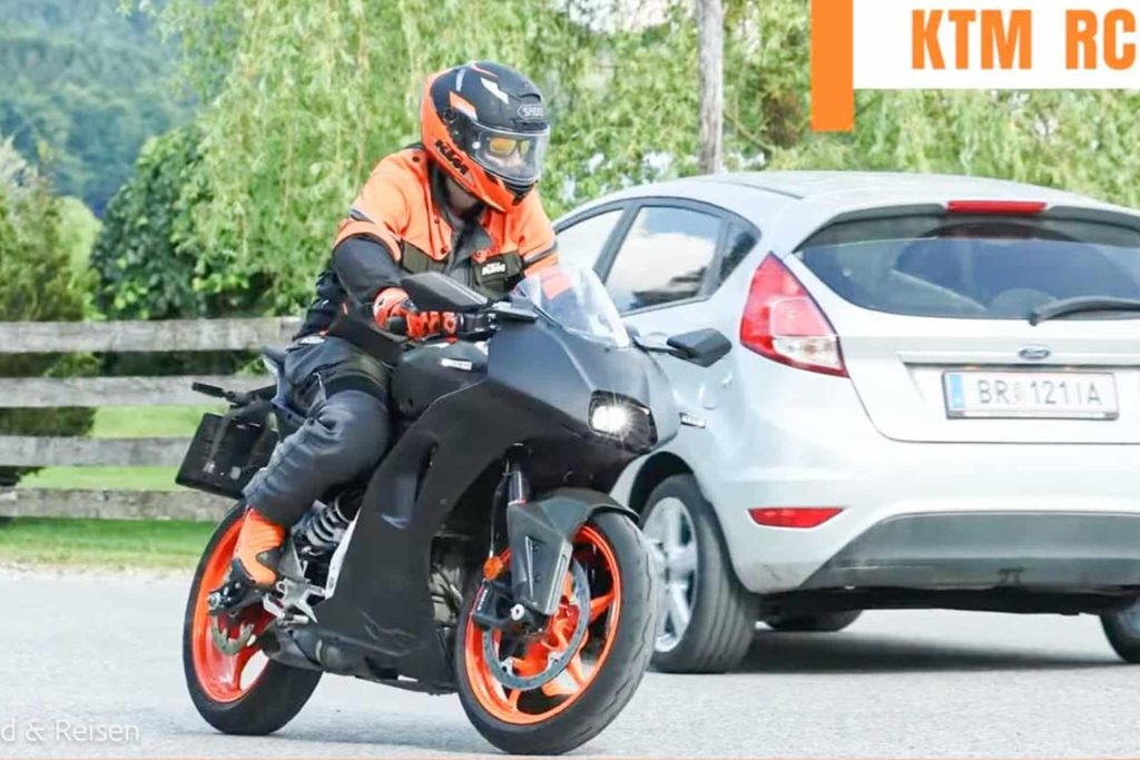 KTM continues taking steps in the evolution of its future RC 390 - Theuth