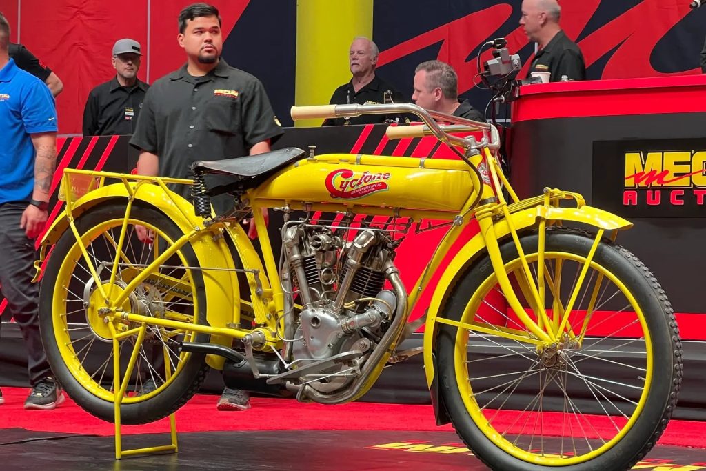 This Cyclone V-Twin of 1915 is the most expensive auctioned motorcycle ...
